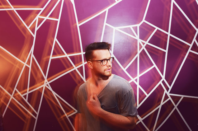 Sam Fischer Shares Music Video For “Same Friends” - Listen Here Reviews